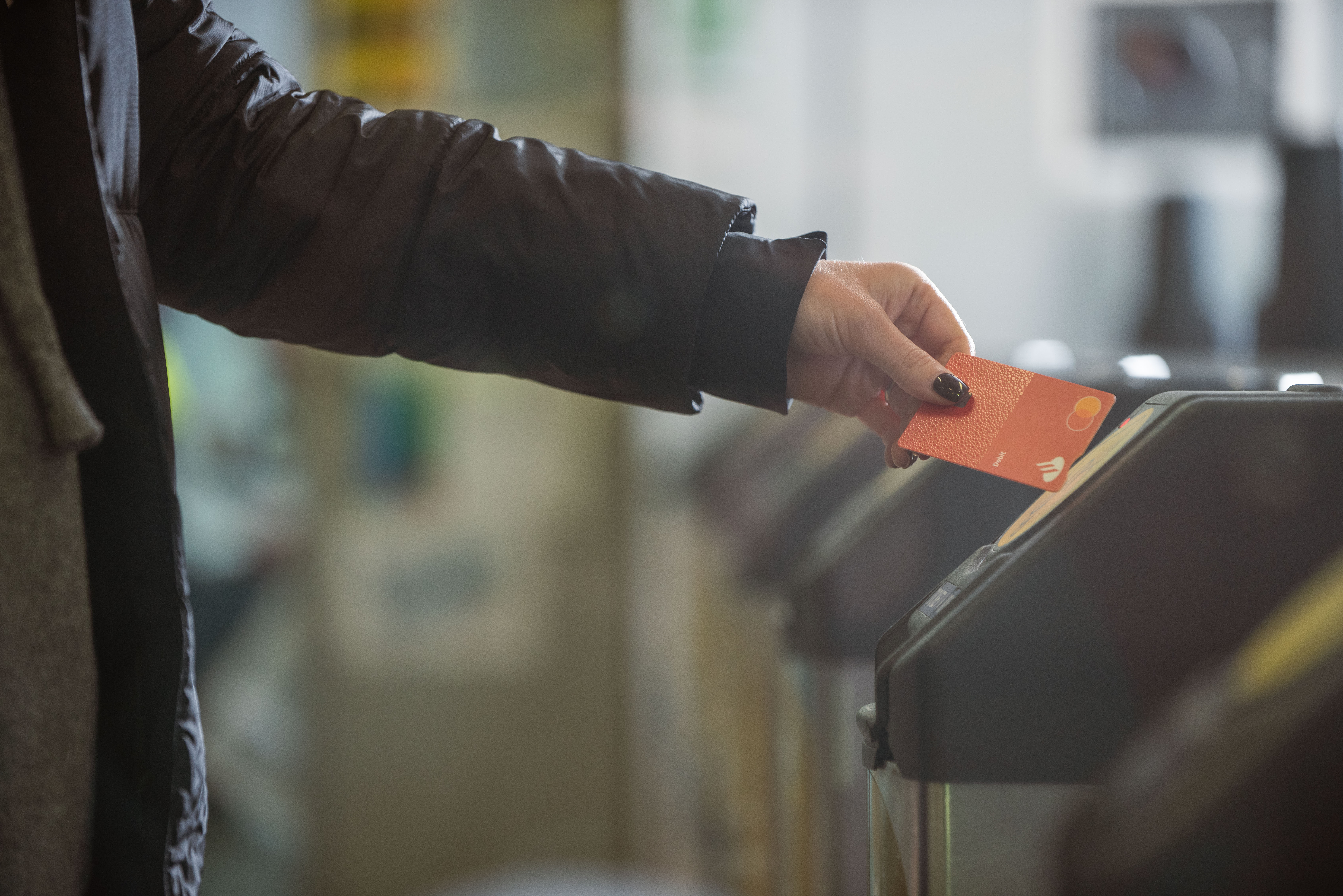 New, easier-to-use era starts on Merseyrail as Tap & Go extended to ...